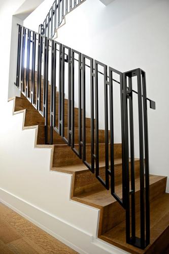 Closed Risers Stairs Gallery – CUSTOM STAIRS & RAILING LTD.